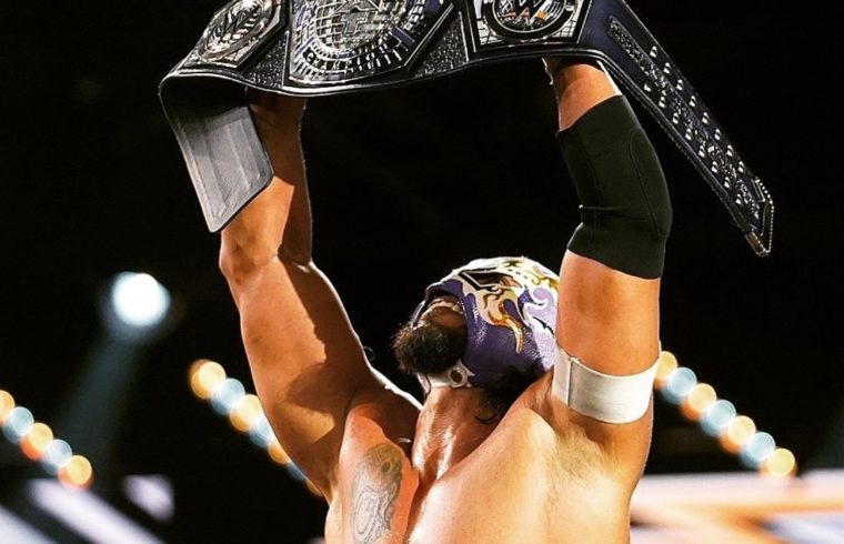 Se aparece el fantasma en la WWE