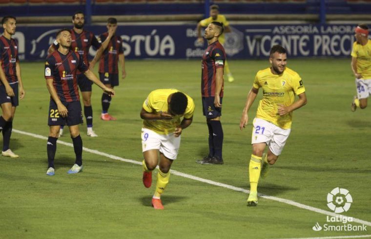 Cádiz FC cada vez más cerca de ascender a La Liga.